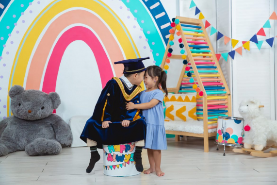 K2 Graduation Photoshoots — Celebrate the Little Achievers Before the ...